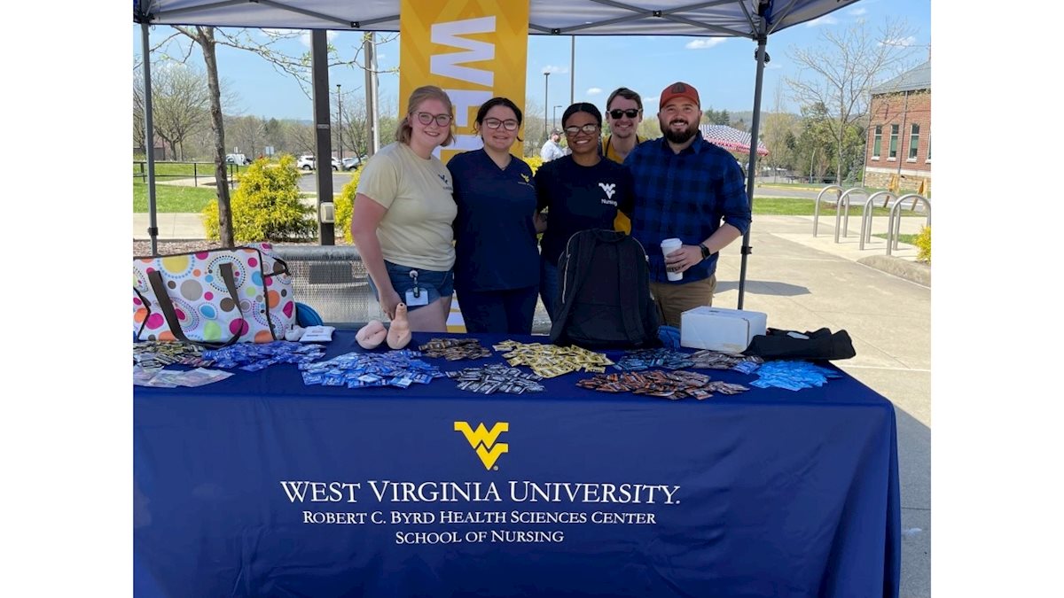 WVU Student Nurses Association (SNA) joins HSTA Health Fair | School of ... WVU Student Nurses Association (SNA) joins HSTA Health Fair | School of ...